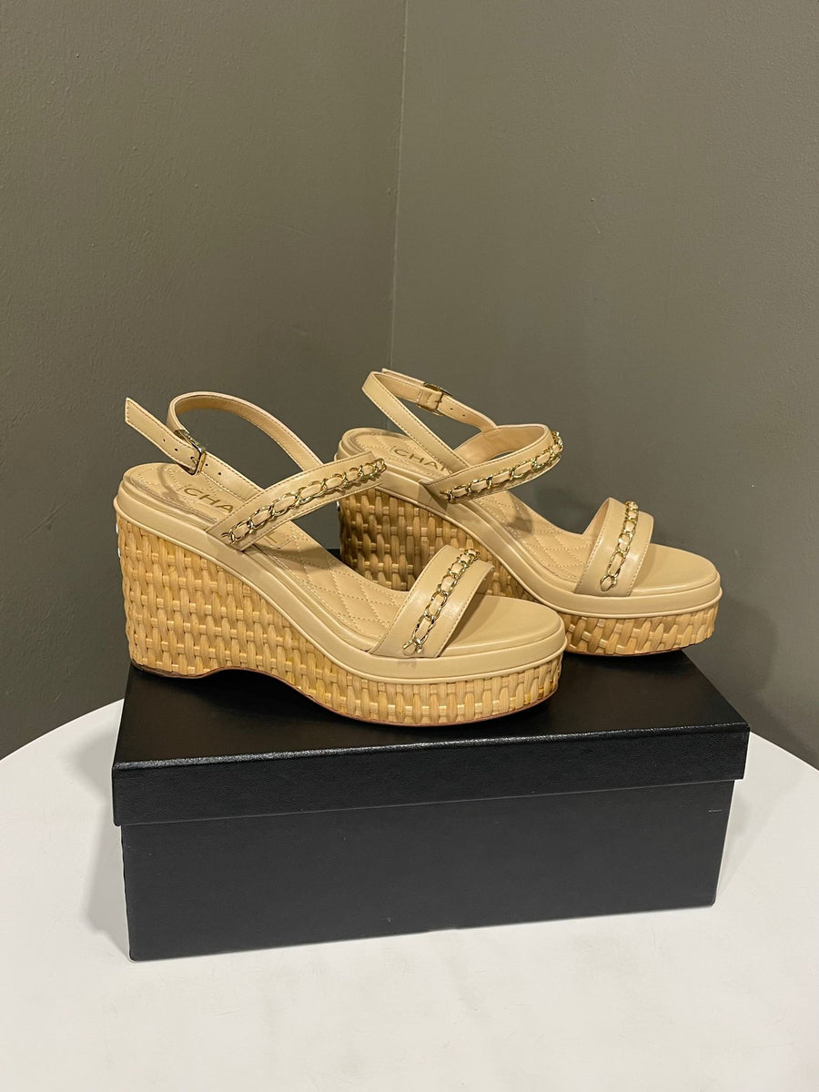Chanel 20C Cc Chain Wedge Beige Size 37C – LOVELOTSLUXURY
