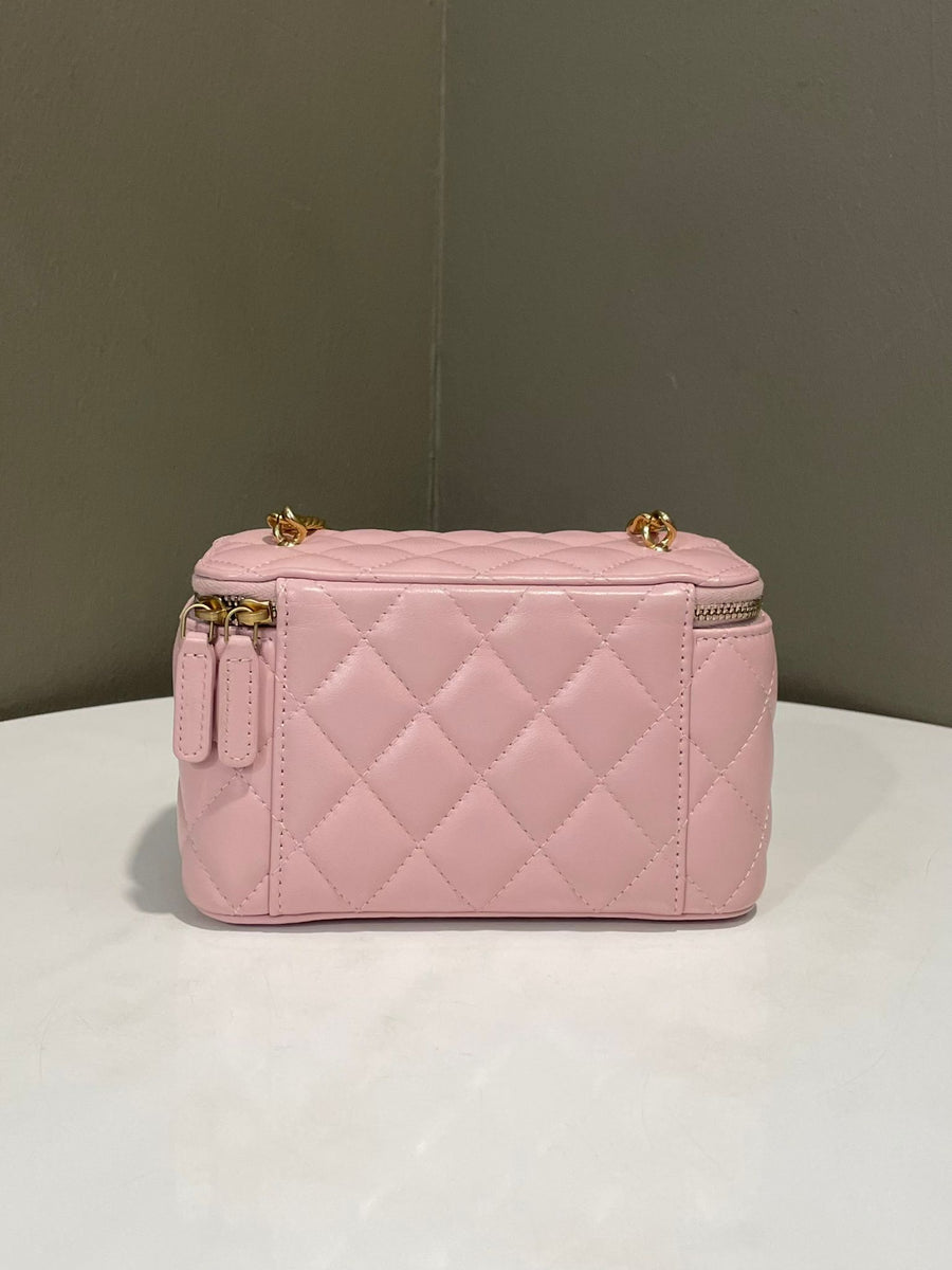 Chanel Quilted Vanity Rectangular Gem Chain Dust Pink Lambskin / Ename ...