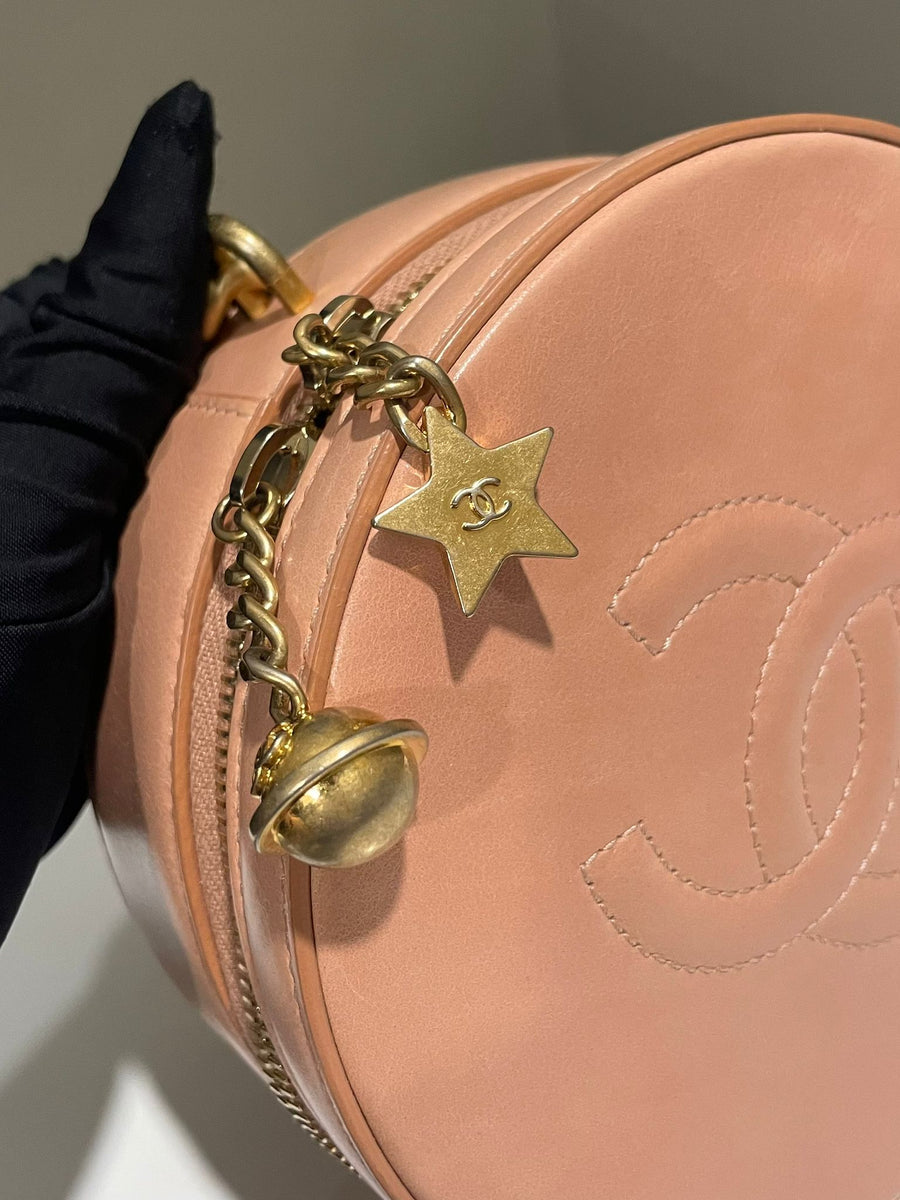 Chanel Round Clutch with Chain Beige – LOVELOTSLUXURY