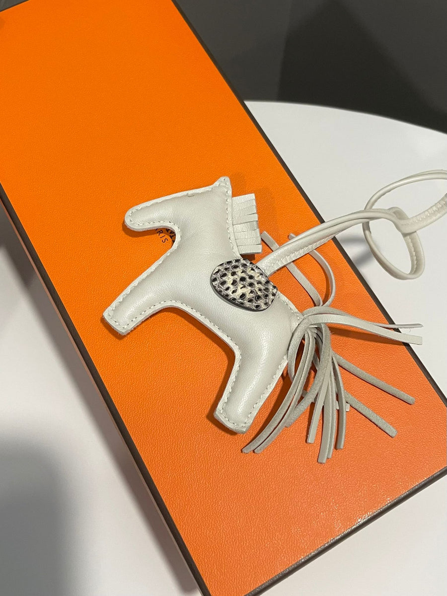 Hermes Rodeo PM Touch Beton / Lizard – LOVELOTSLUXURY