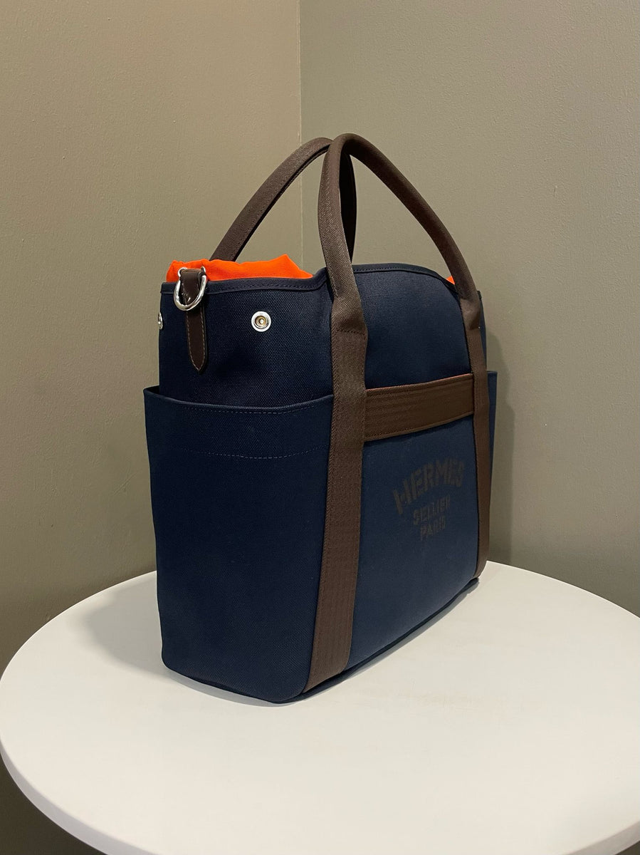 Hermes The Grooming Bag Bleu Navy / Feu Canvas – LOVELOTSLUXURY